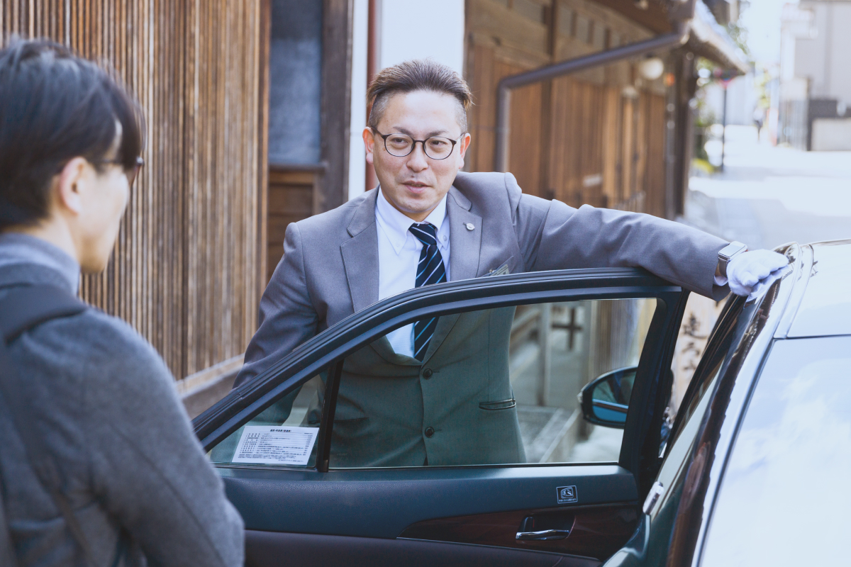 観光タクシー｜日の丸自動車の観光ガイドドライバーと巡る岐阜旅